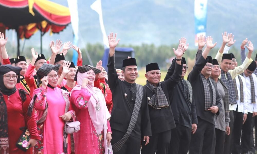 Sukses dan Meriah, Rang Solok Baralek Gadang Tahun 2025 Resmi Ditutup ...